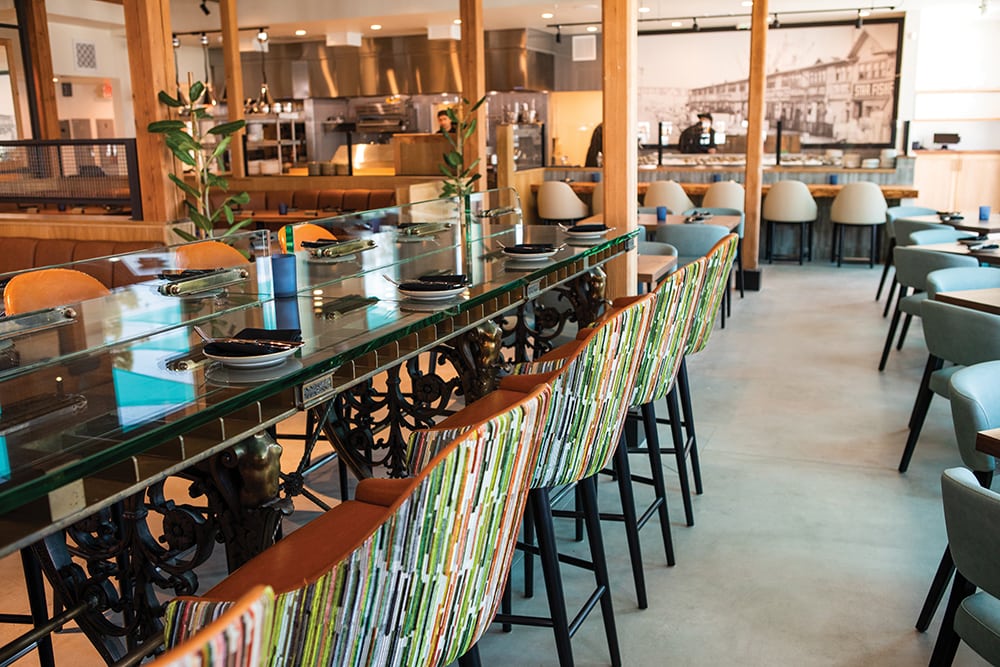 Interior looking towards the raw bar. (photo: John Mattera Photography)